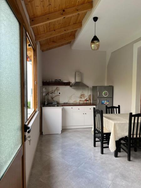 Leone Guesthouses - Himarë