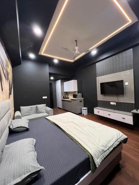 Luxe Studio - Ghaziabad