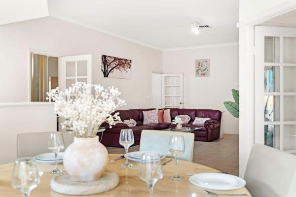 Winthrop Mansion - 5 Bed, 3 Bath, Pool Table, Bbq - Fremantle