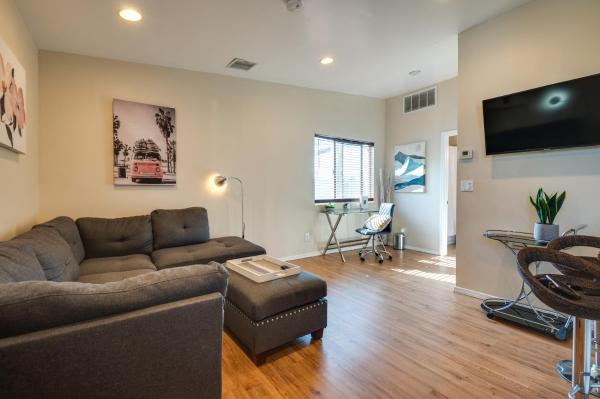 8 Mi To Sofi Stadium Wfh-friendly Apt - Los Angeles, CA