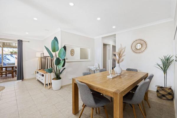 Rivervale Family Retreat-optus,river,shops,crown - Bassendean