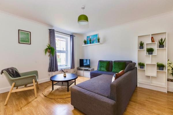 Stylish 3 Bed House - 20 Minutes To London - Croydon, UK
