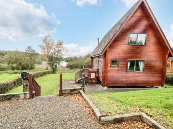 Cois Na Héirne - Log Cabin On The Erne - Cavan