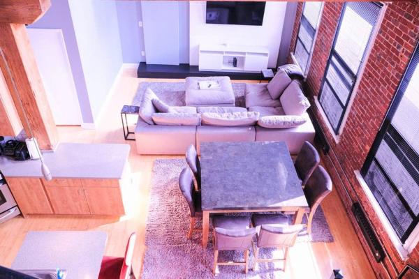 The Top Floor Penthouse 4 Br 3 Bath 2 000 Sq Ft - Indiana