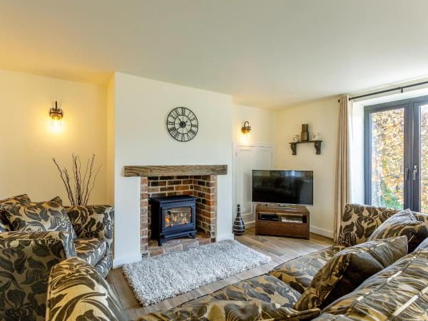 East Cottage - Ukc4432 - Brean Leisure Park
