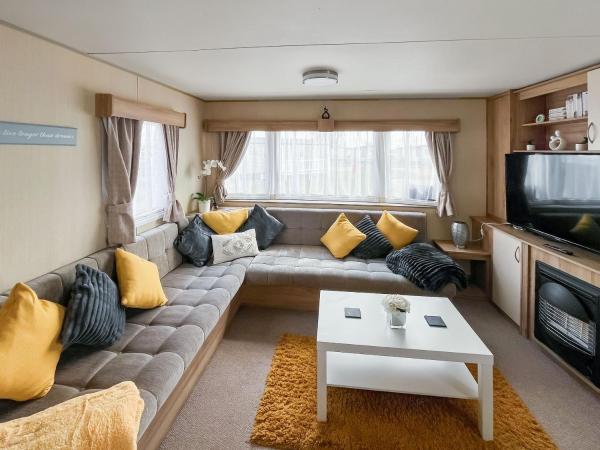 Pukka Caravan - Anderby Creek