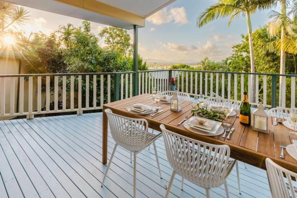 Mountain Views, Indoor Fireplace, Pet Friendly - Nambour