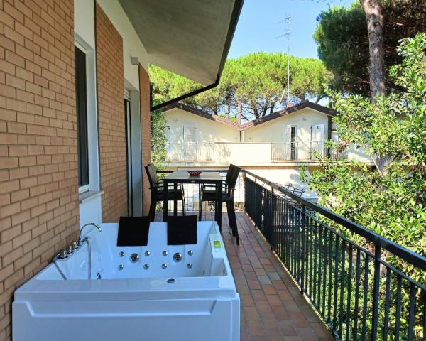 Cv018 - Milano Marittima, Elegante Trilocale Con Vasca Idromassaggio - Cervia