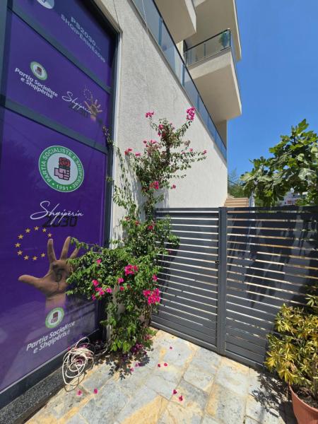 Irena's City Center Apartment - Himarë