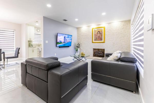 Stylish 3br Home - Bbq & Near Top Attractions - Miami Gardens, FL
