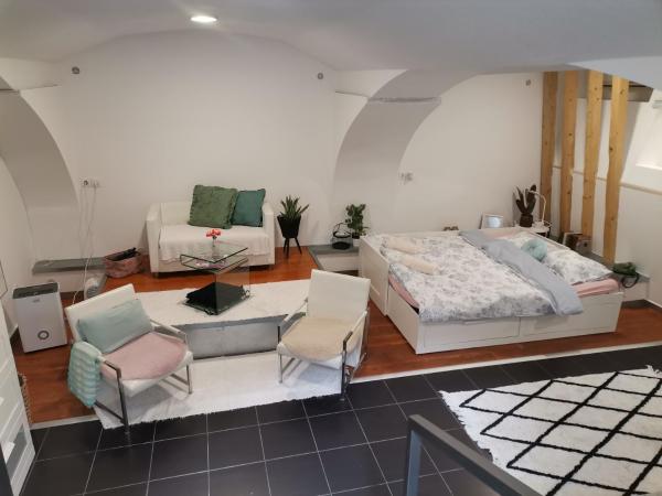 F16studió Apartman - Pécs