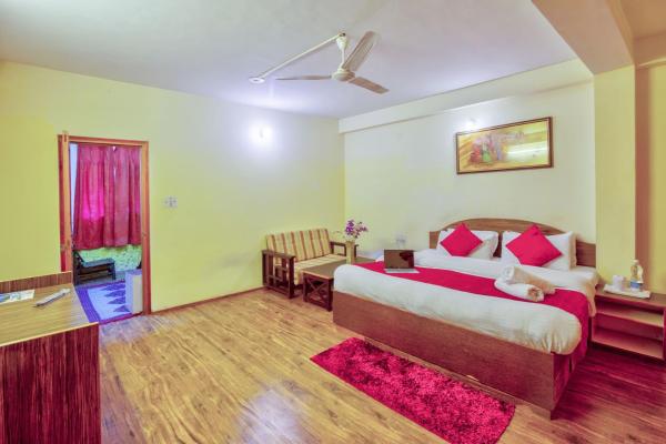 Hotel Yatri Monarch Residency Manali - Manali