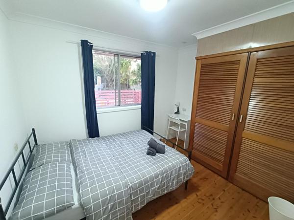 Queen Room In Spacious House - Close To Shops And Station - Nc6 - Auburn