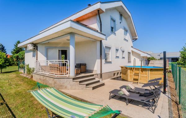 Gorgeous Home In Hrvatski Leskovac - Zagreb