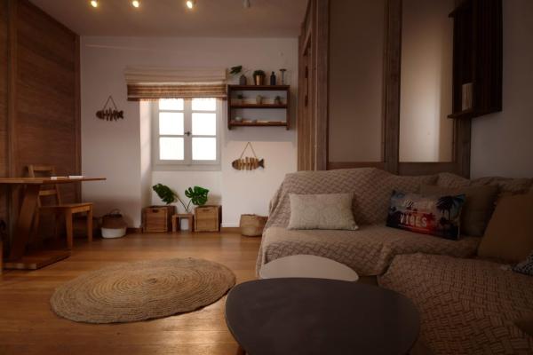 Summer Addicts Home, For The Young At Heart! - パロス島
