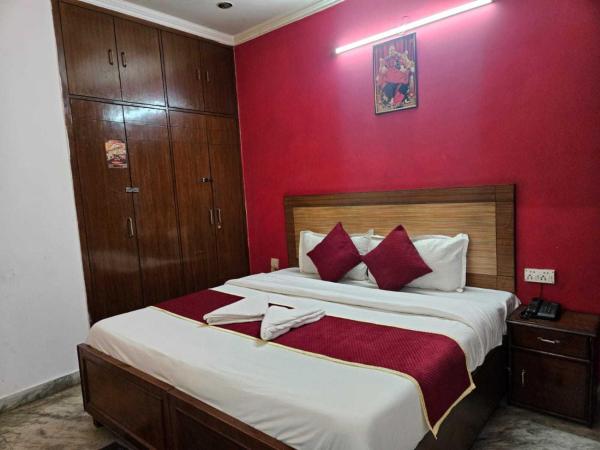 Hotel O Devom Inn - Noida