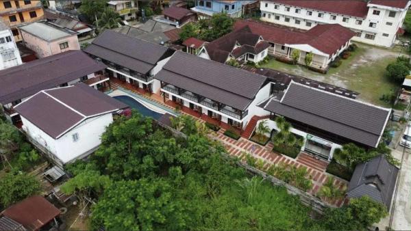 Vangvieng Night Market Resort - Laos