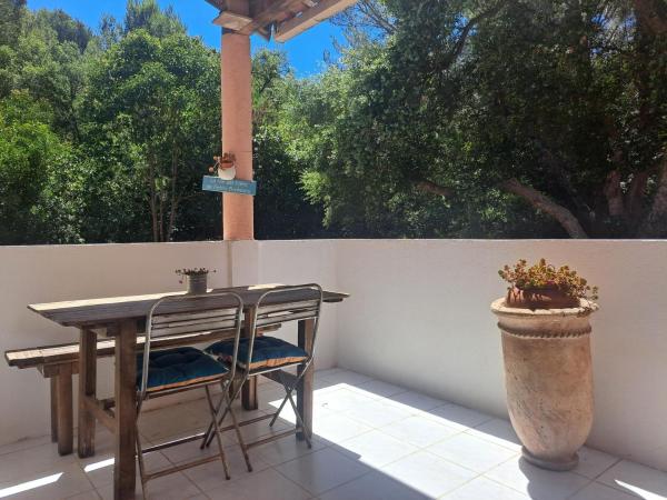 Charming 2-room Apartment With Large Terrace, Carqueiranne - Carqueiranne