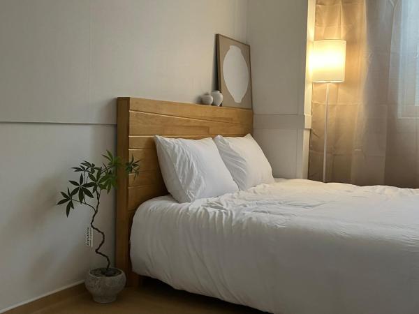 Jeongseong Stay-jeonju Center Best Restaurant Alley Terminal 5 Minutes Hanok Village Convenient Transportation - Jeonju-si