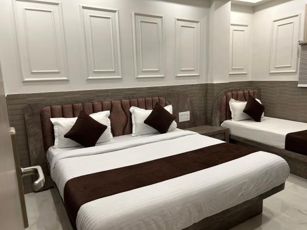 Hotel Sapphire By Sjr Hotels - New Delhi