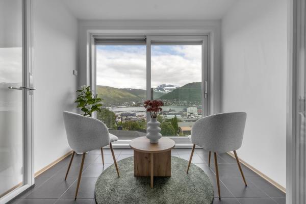 Northstay - Tromsø Outlook, Amazing City & Mountain Views - Tromsø
