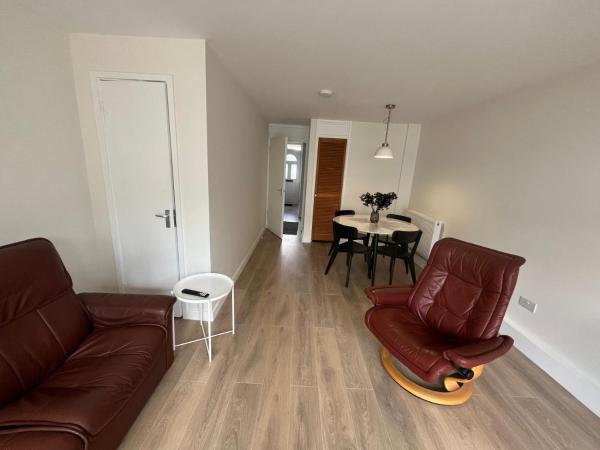 Modern Newly Refurbished 2 Bedroom House In Croydon - Barnes