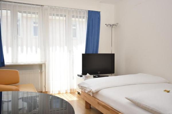 City-studio - Sweet And Modest - Crown 14 - Zürich