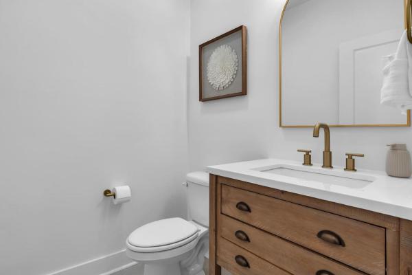 Stylish 4br Walk To The Beach - Myrtle Beach, SC