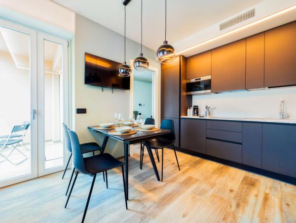 Luxury Retreat In Iseo - Jacuzzi, Balcony & Wi-fi In The Heart Of Town - Iseo