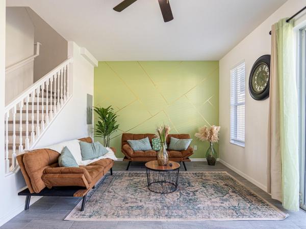 Luxury & Comfy Family Gem Near Disney With Pool And Gym - Kissimmee, FL