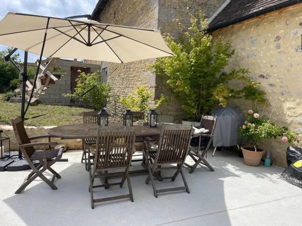 Maison Charmante Avec Terrasse à La Campagne - La Perrière