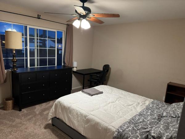 Large Private Room Near Meta & Tech Hubs - Redwood City, CA