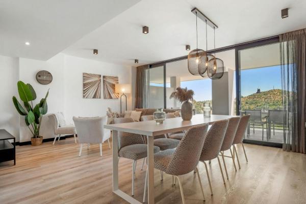 Moderno Apartamento De 4 Hab. Con Vistas Bonitas - La Cala de Mijas