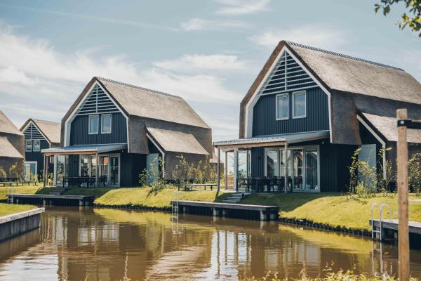 Watervilla Binnenhaven Met Sauna | 6 Personen - Lemmer