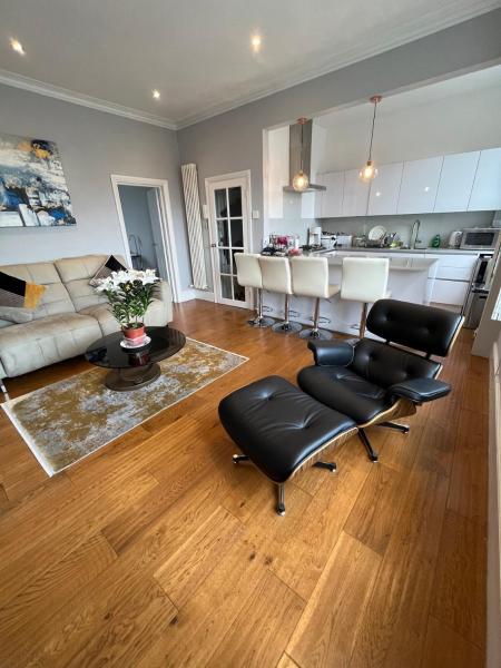 Luxurious Fulham Flat - Surbiton