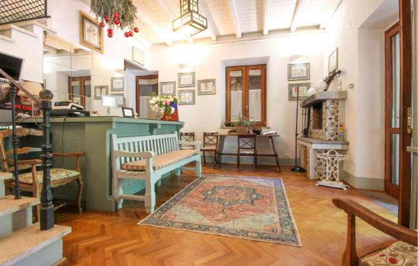 Nice Home In Roma With Private Swimming Pool, Can Be Inside Or Outside - Anguillara Sabazia