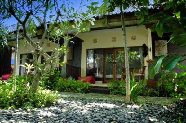 Dhita Bila Dive & Bungalows - Seraya