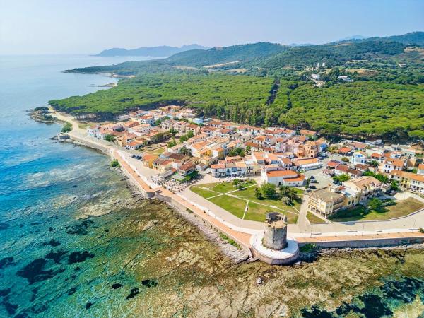 House 8 Beds Overlooking A Pine Forest At Just 600 Mt From The Sea - Siniscola