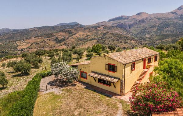 Nice Apartment In Collesano Pa - Campofelice di Roccella