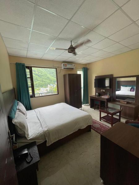 Himalayas - Narendra Nagar