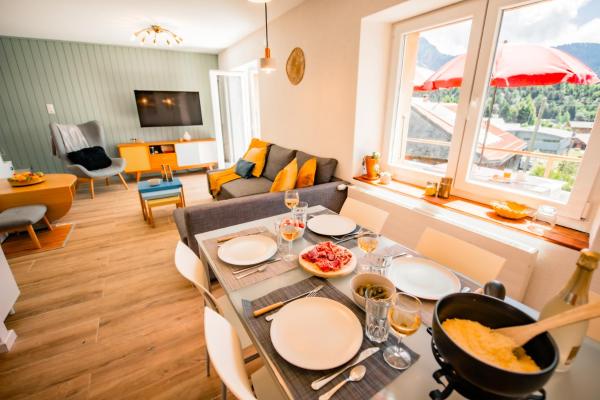 Maison Violette 3 Niveaux, Charme & Jardin - Montreux