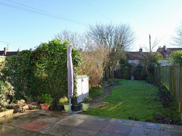 Squirrel Cottage - Cayton Bay