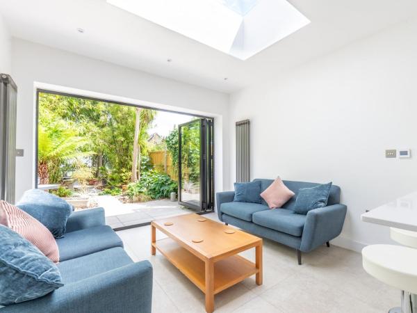 Pass The Keys Stunning 4bed Oasis In Kingston With Parking - 埃普索姆