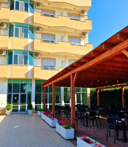 Gurguri Hotel - Golem