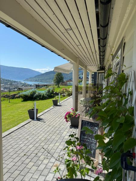 Stryn Central View - Loen