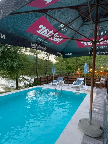 Whispering Waters - Bosnie-Herzégovine