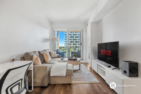Luxury Spacious 2 Bedroom Apartment At The Radius - カルガリー