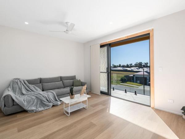 Spacious Modern 6br Family Home In Pallara Qld - Oxley