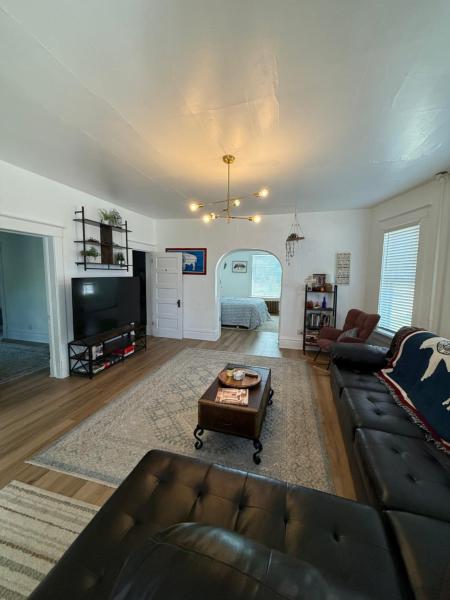 Updated 2 Bedroom Close To Downtown And University - Laramie, WY