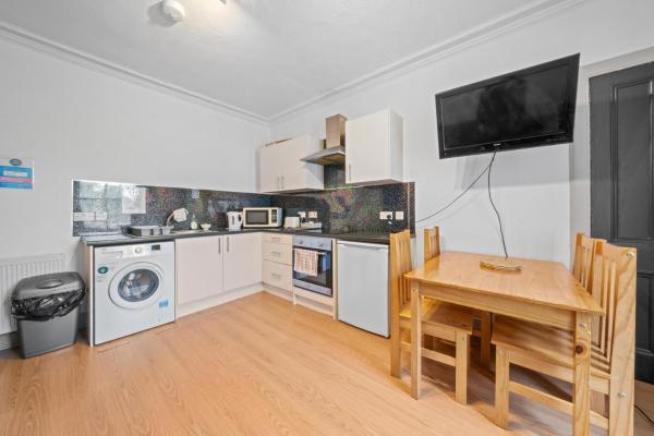 2 Bedroom Inverness Apartment - Perfect Location - Loch Ness